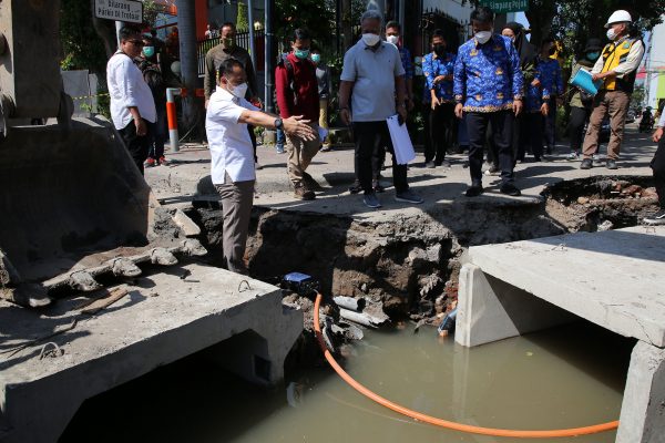 Koneksikan Saluran Dengan Riol Belanda Jadi Cara Pemkot Surabaya Atasi