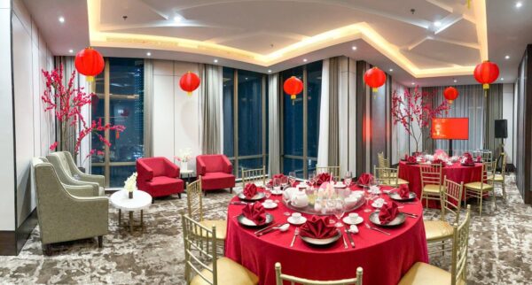 Platinum Hotel Tunjungan Hadirkan VIP Chinese Dinner Dengan View Kota ...