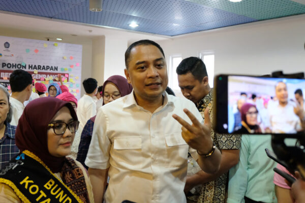 Jadi Pembicara di Kelas Inspirasi, Wali Kota Eri Cahyadi Minta Remaja Surabaya untuk Hormati ...