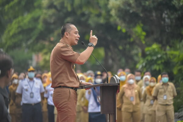 Wali Kota Eri Minta ASN Tak Pamer Kekayaan di Medsos, Ingatkan Soal ... Wali Kota Eri Minta ASN Tak Pamer Kekayaan di Medsos, Ingatkan Soal ...